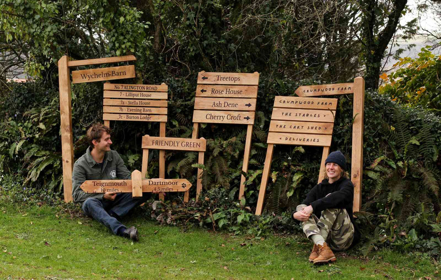 Grain Designs - Bespoke Oak Signs and Household Accessories